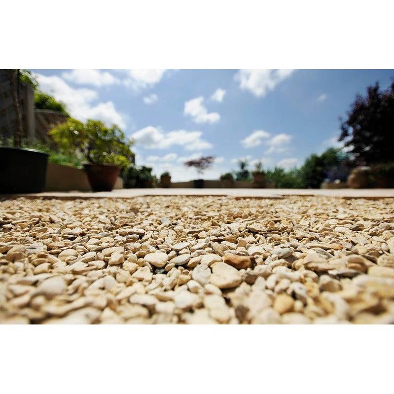 South Cerney Gravel 10–20mm Decorative Limestone Bulk Bag – Armstrong ...